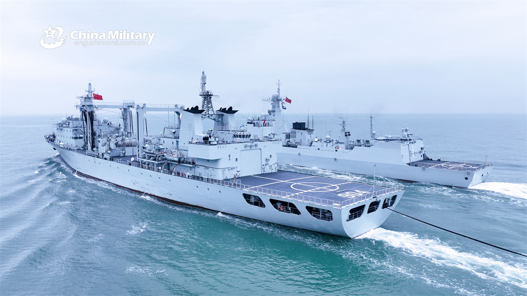 Naval vessels in replenishment-at-sea training - Photos - 中国军网（英文版）