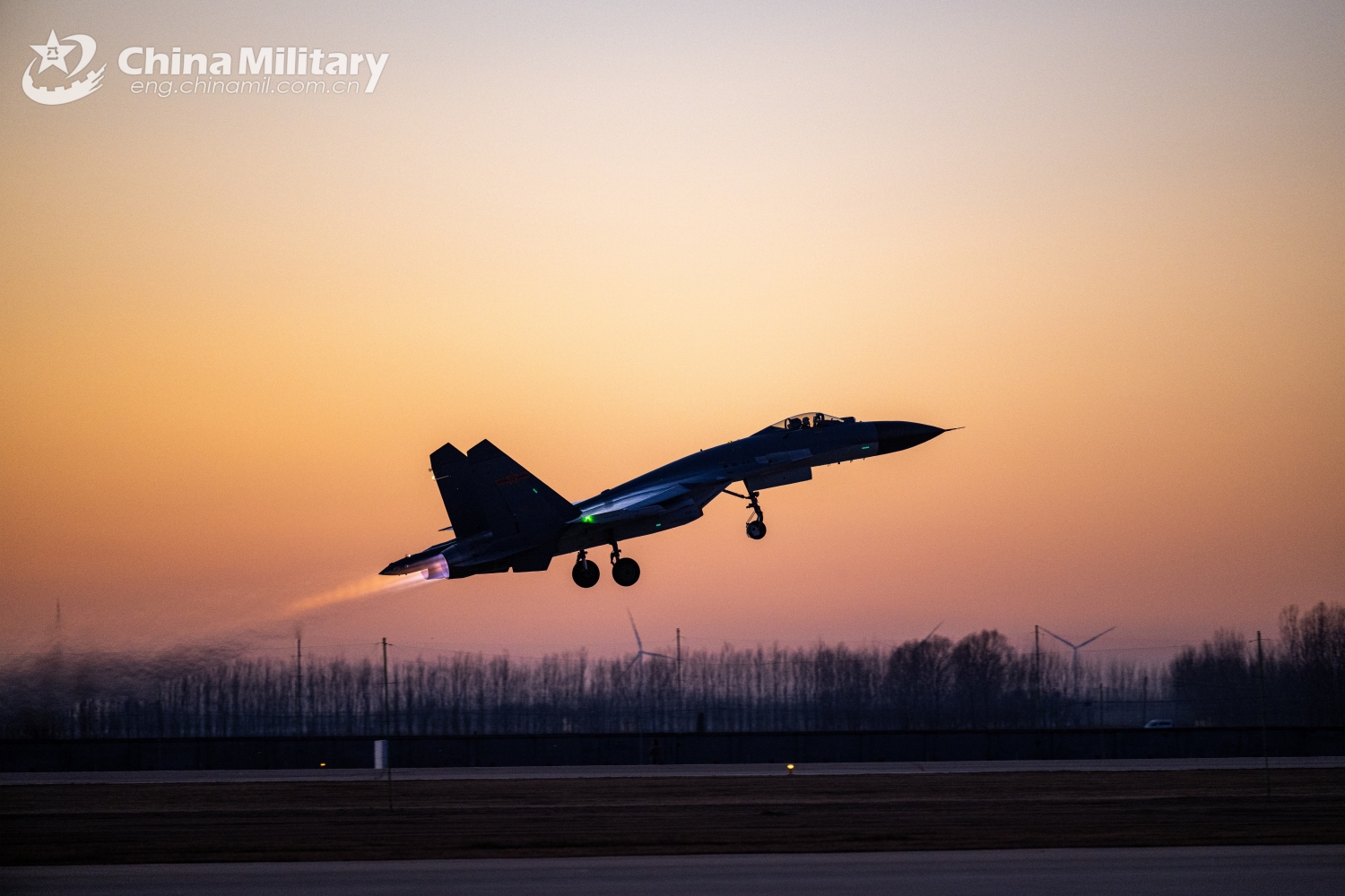J-11 multi-role fighter jets in force-on-force training - Photos - 中国军网（英文版）