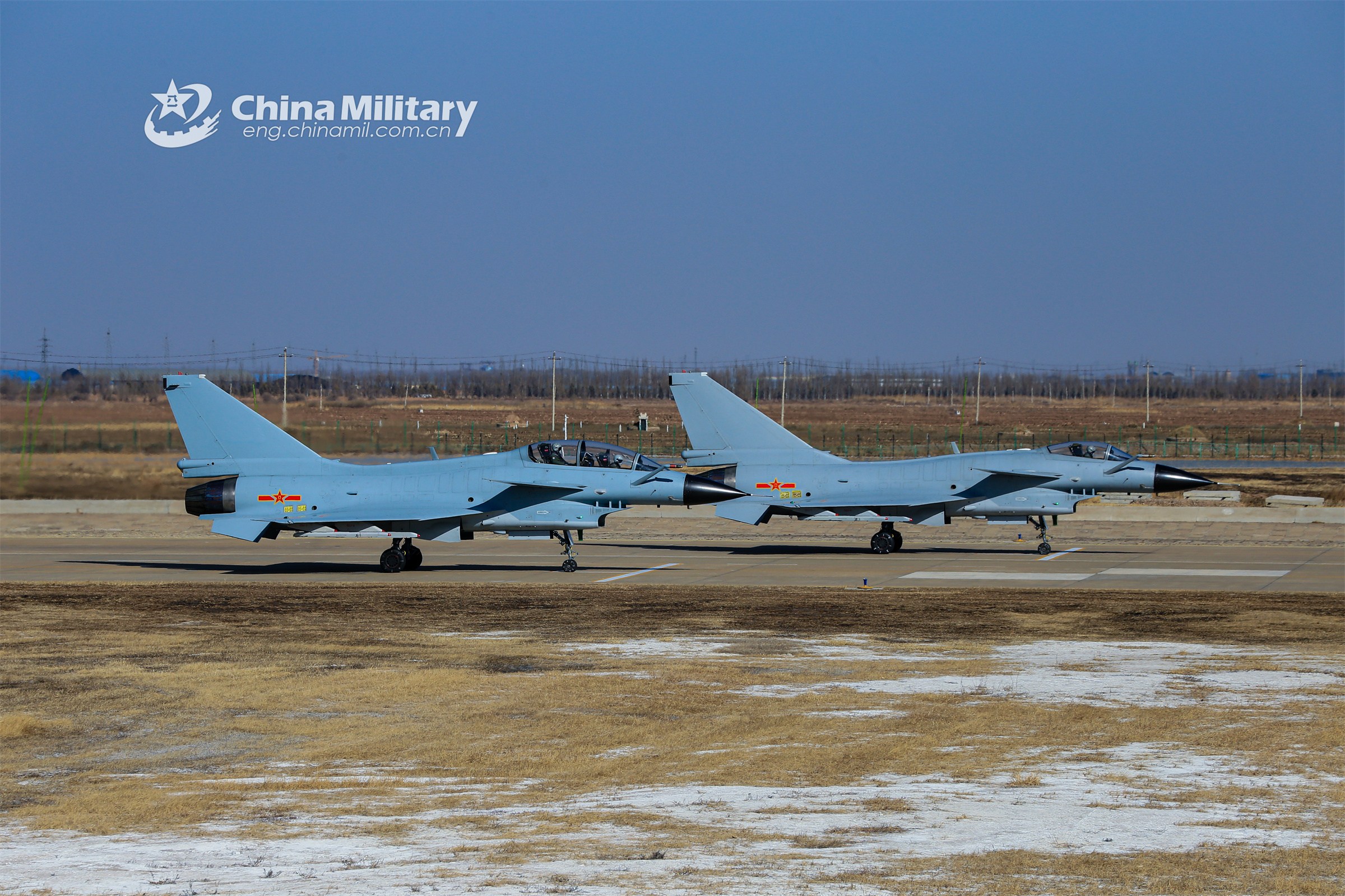 J10 fighter jets conduct training exercise - Focus - 中国军网（英文版）